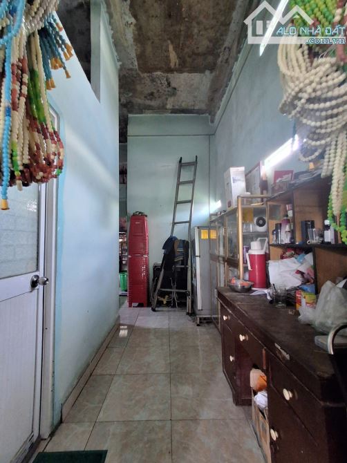 Nhà Cấp 4, đổ tấm sẵn, 5x40, đường 8m đang lên nhựa, Vị Trí Đẹp đầy ...