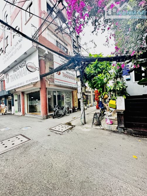 BÁN NHÀ QUẬN 1 – HẺM XE HƠI – CÁCH TRẦN HƯNG ĐẠO VÀI BƯỚC CHÂN GIÁ CHỈ ...