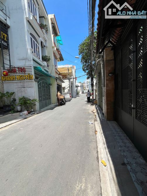 Toà Căn Hộ Dịch Vụ PHAN HUY ÍCH , Diện Tích : 183m2, Hầm 7 Tầng , 52 ...