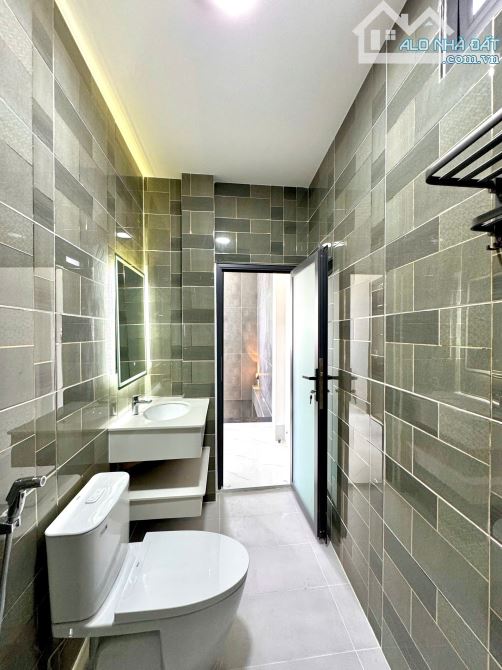 Bán nhà 1 trệt 1 lầu hẻm ôtô pháp lý hoàn công - 17906162
