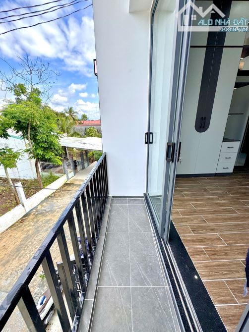 Bán nhà 1 trệt 1 lầu hẻm ôtô pháp lý hoàn công - 17906162