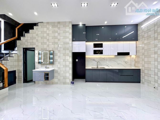 Bán nhà 1 trệt 1 lầu hẻm ôtô pháp lý hoàn công - 17906162