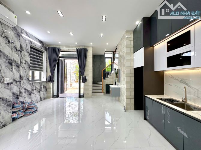 Bán nhà 1 trệt 1 lầu hẻm ôtô pháp lý hoàn công - 17906162