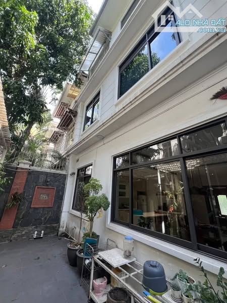 BIỆT THỰ VIP KHU CIPUTRA – KIẾN TRÚC ĐẲNG CẤP – ĐƯỜNG Ô TÔ 4 LÀN – SÂN VƯỜN - 200M2 - 16397929