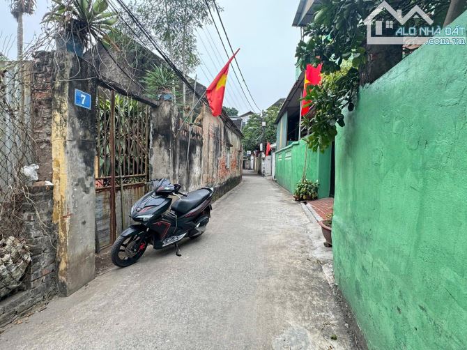 Chị gái cần tiền muốn bán gấp mảnh đất thổ cư tại trung tâm thôn Viên ...