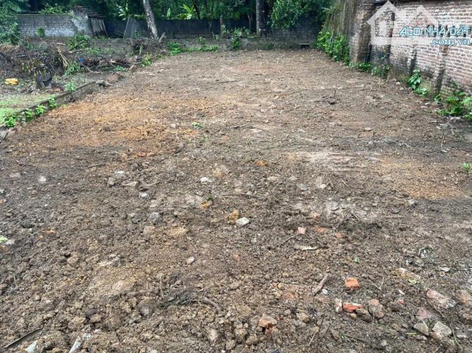 Lô đất mặt đường trục chính liên thôn kinh doanh buôn bán, gần trường ...