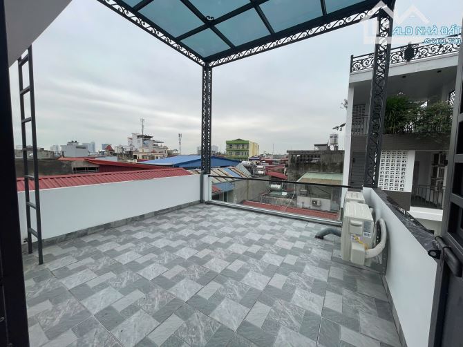 Siêu phẩm nhà 66m2 x 5 tầng có thang máy ngay phố Nguyễn Công Trứ, Lê ...
