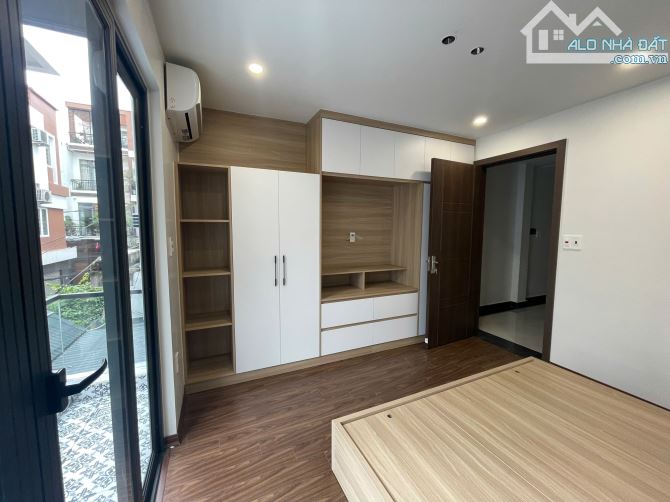 Siêu phẩm nhà 66m2 x 5 tầng có thang máy ngay phố Nguyễn Công Trứ, Lê ...