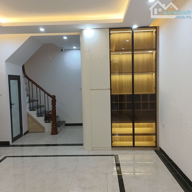 Bán căn 55m, 6 tầng thang máy phố Trương Định, ngõ ô tô - 18254797