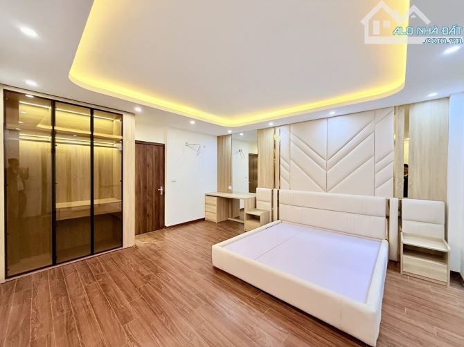 Bán căn 55m, 6 tầng thang máy phố Trương Định, ngõ ô tô - 18254797