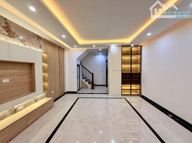 Bán căn 55m, 6 tầng thang máy phố Trương Định, ngõ ô tô - 18254797