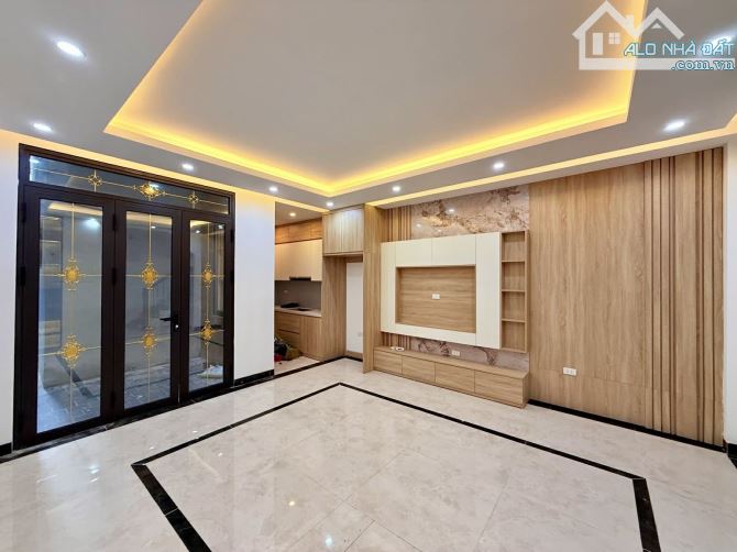 Bán căn 55m, 6 tầng thang máy phố Trương Định, ngõ ô tô - 18254797